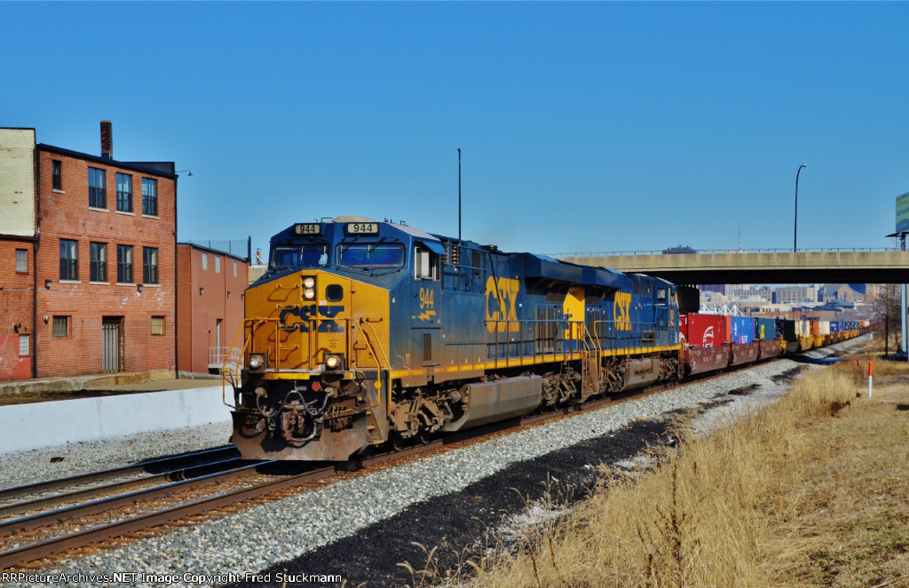CSX 944